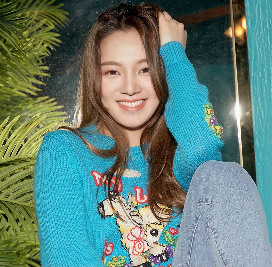 MAMAMOO's Solar, Girls' Generation's Hyoyeon & OH MY GIRL's Mimi Wore ...