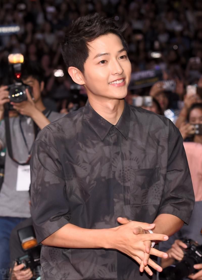 TRENDING] Song Joong Ki confirms his first public appearance since his wedding to Song Hye Kyo ...
