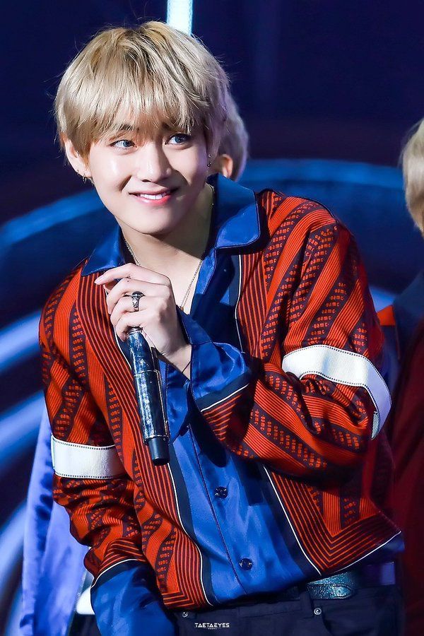 10+ Pictures of BTS V’s Stage Faces You Need To See Right Now - Koreaboo