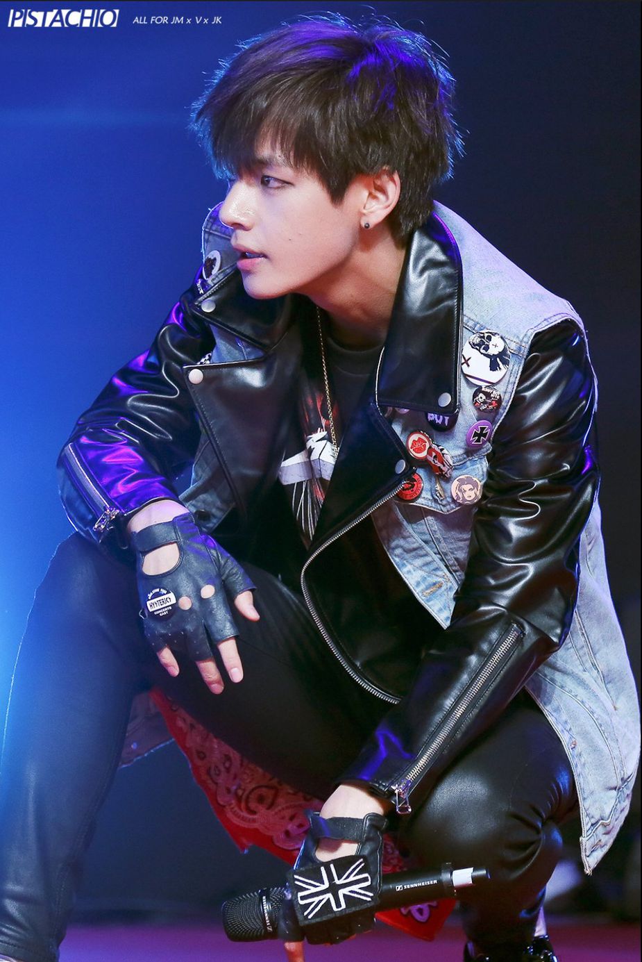 10+ Pictures of BTS V’s Stage Faces You Need To See Right Now - Koreaboo