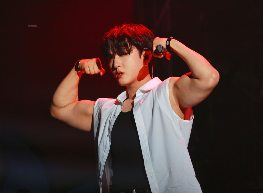 Stray Kids' Changbin Stuns Netizens With His Muscular Appearance At ...