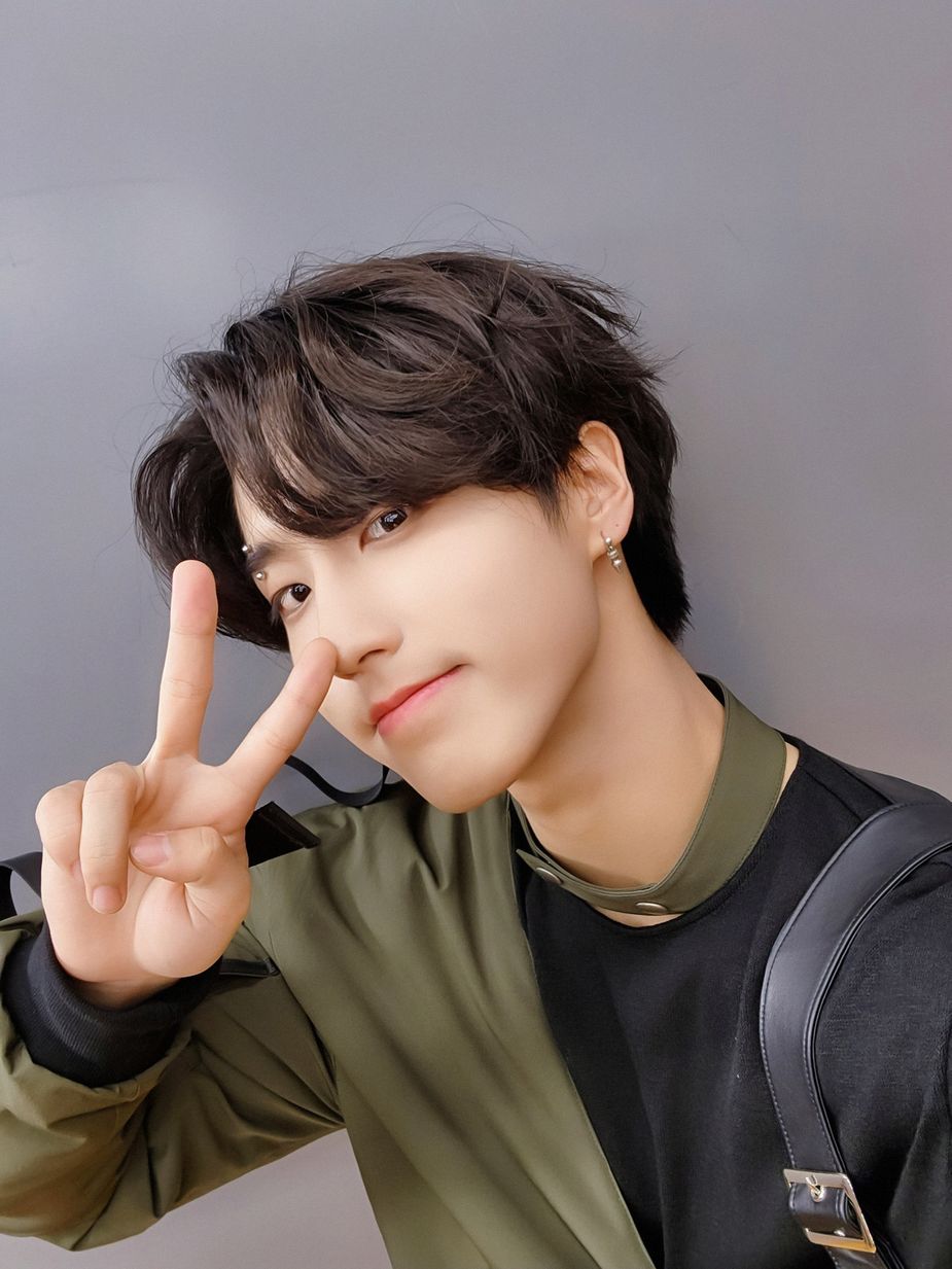 Stray Kids’ Han Shocks Fans With His Barefaced Visuals And New ...