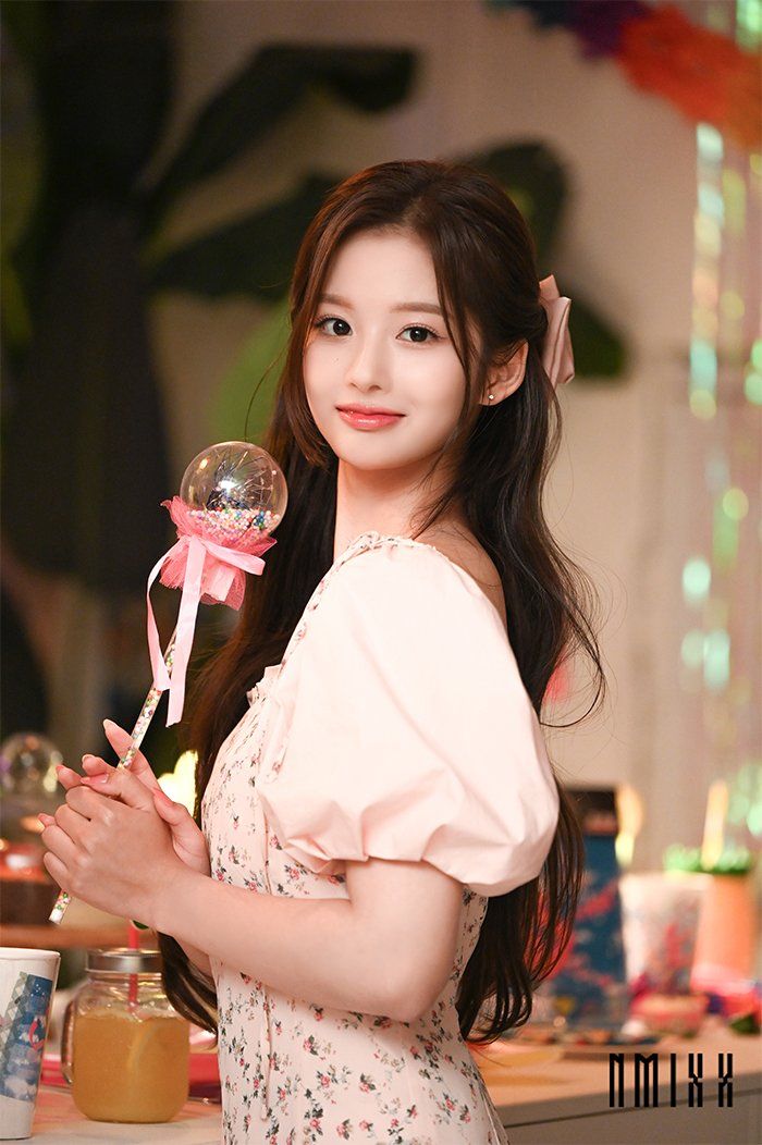 Aespa's Karina And NMIXX's Sullyoon Wore The Same Dress But Served Totally Different Vibes ...