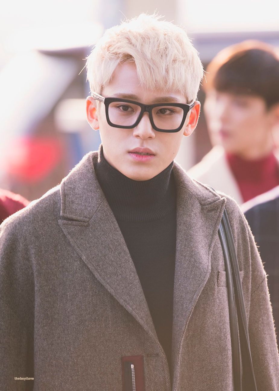 8 Times SEVENTEEN's Mingyu Proved That The Airport Is His Runway