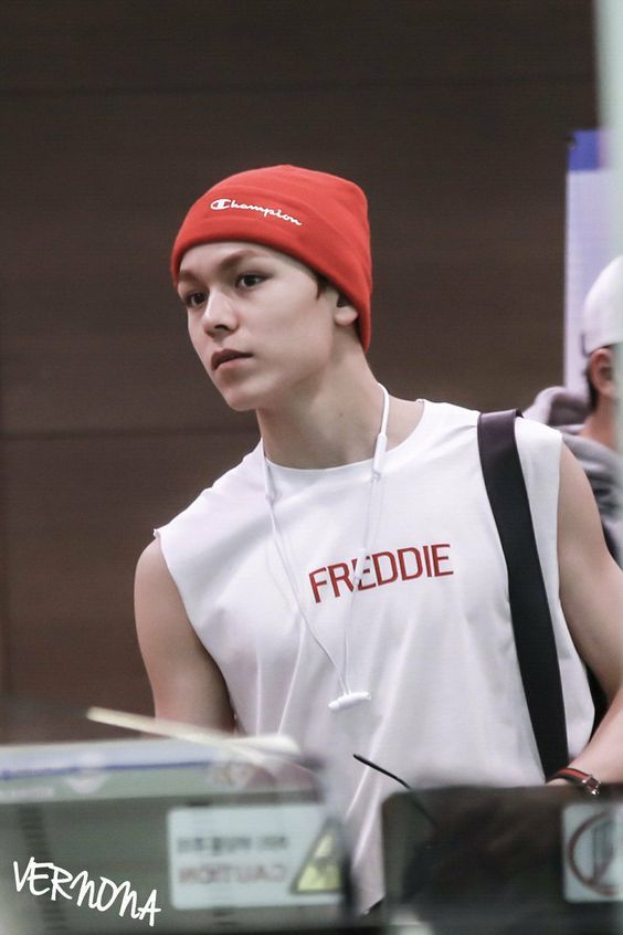 15 Times SEVENTEEN's Vernon Proved He Is The King Of Beanies - Koreaboo