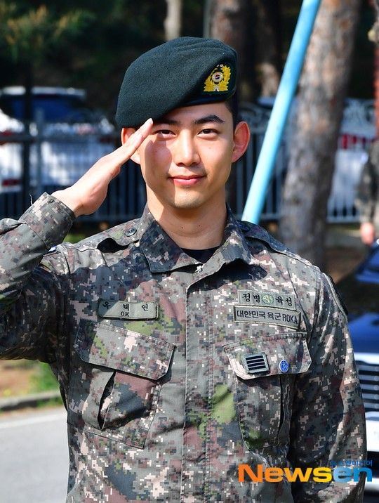 2PM's Taecyeon Has Officially Been Discharged From The Military - Koreaboo