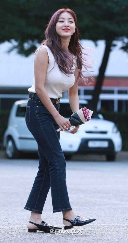 Fans Are Going Crazy Over TWICE Jihyo’s Glamorous Figure - Koreaboo