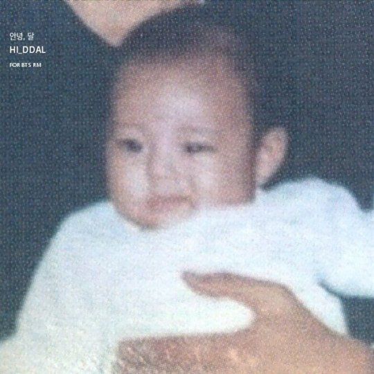 Here's 10+ Times BTS's V Made His Iconic "TATA Mic" Face - Koreaboo