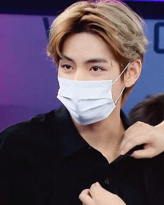 Even The KBS News9 Cameraman Was In Awe Of BTS V's Beautiful Face ...