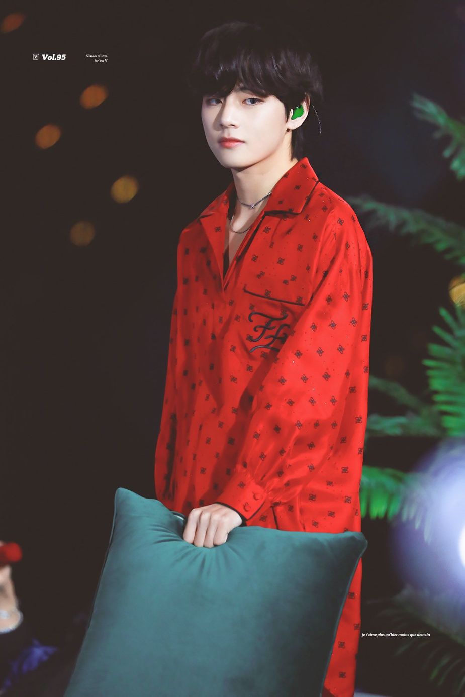 5 Times BTS's V Proved Clothing Has No Gender - Koreaboo