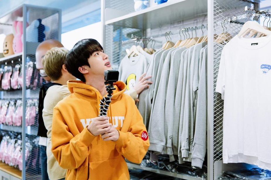 You Can Now Go To Official BTS-Themed Cafes