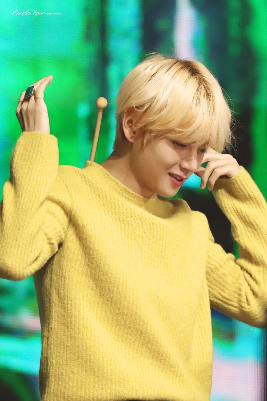 10 Times BTS's V Matched His Clothes With His Hair Color And Looked ...