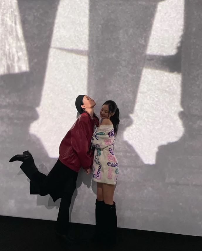 Who Is She? The Identity Of BLACKPINK Jennie's Mystery BFF At Paris ...