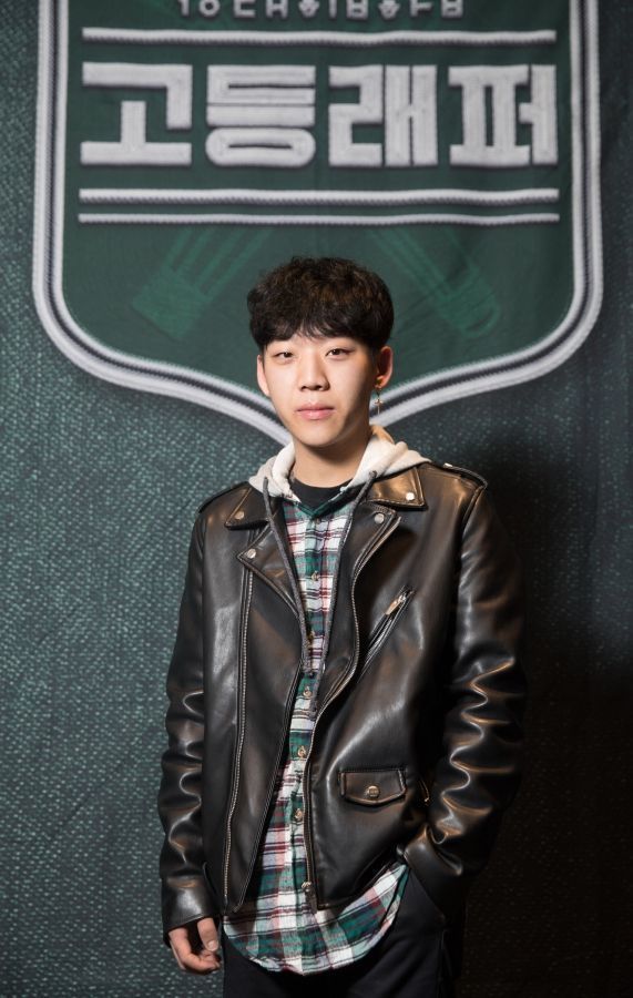 Netizens Attack Rapper Swings For Defending Controversial Rapper - Koreaboo