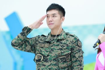 10 pictures of Lee Seung Gi's army transformation - Koreaboo