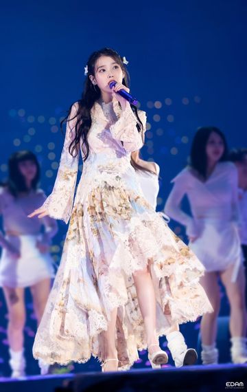 IU Tries Out The "Exposed Bra" Trend, Showing Off Her Abs In The Process - Koreaboo