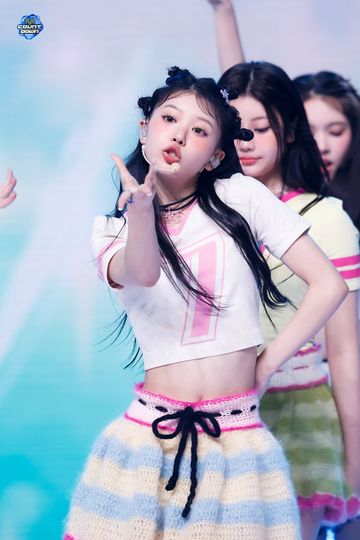 ILLIT's Moka Gets Heat For Introducing Herself In Japanese At Korean ...