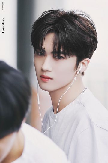 These Are The Top 25 Most Handsome Chinese Idols Of 2020, Chosen By ...