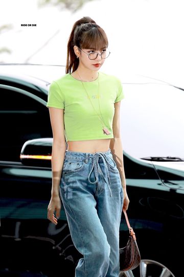 8 Times BLACKPINK's Lisa Showed Us How To Keep It Simple Yet ...