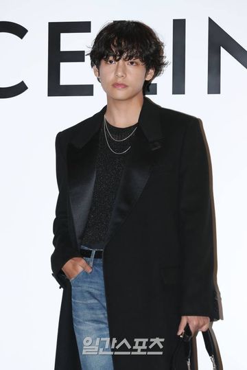 13 Unedited Moments Of BTS’s V At Celine's Pop-Up In Seoul Showing What ...