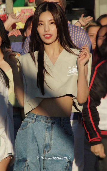 Fans Are Stunned By ITZY’s Visuals In Real Life After Seeing Them At Venice Beach - Koreaboo