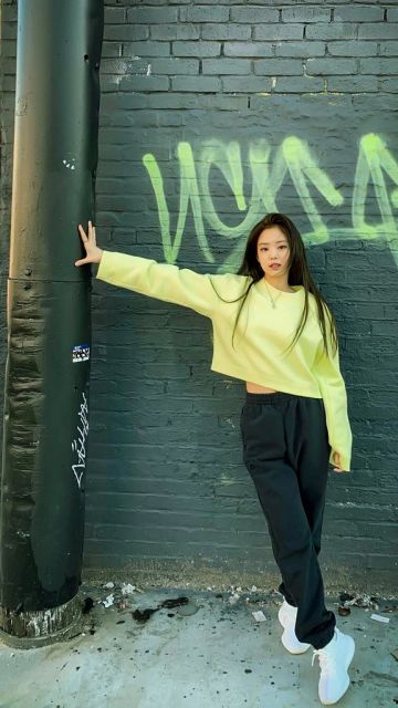 Image Consultant Explains How BLACKPINK's "Duality Queen" Jennie Can ...