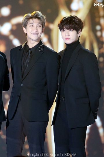 14 Idols Who Prove There’s Nothing Sexier Than A Well-Fitting Suit ...