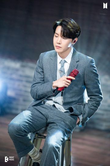 BIGHIT MUSIC Releases 20+ Photos Of BTS's J-Hope From Throughout The ...