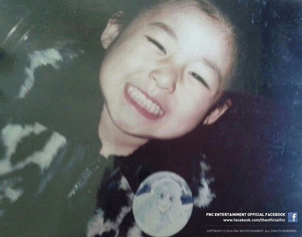 Compilation of top female idols' baby pictures that you may not ...