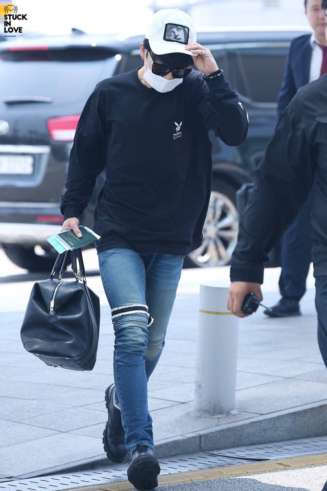 22 Pictures of BTS Jimin In Jeans You Didn't Know You Needed - Koreaboo