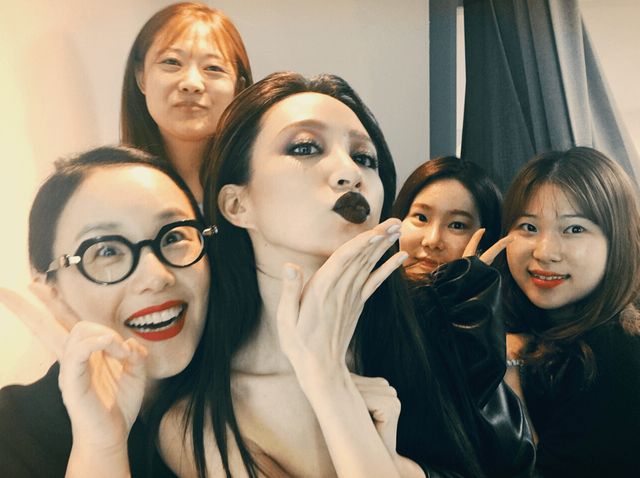 Hani's New Look Is Intense In All Black Everything - Koreaboo