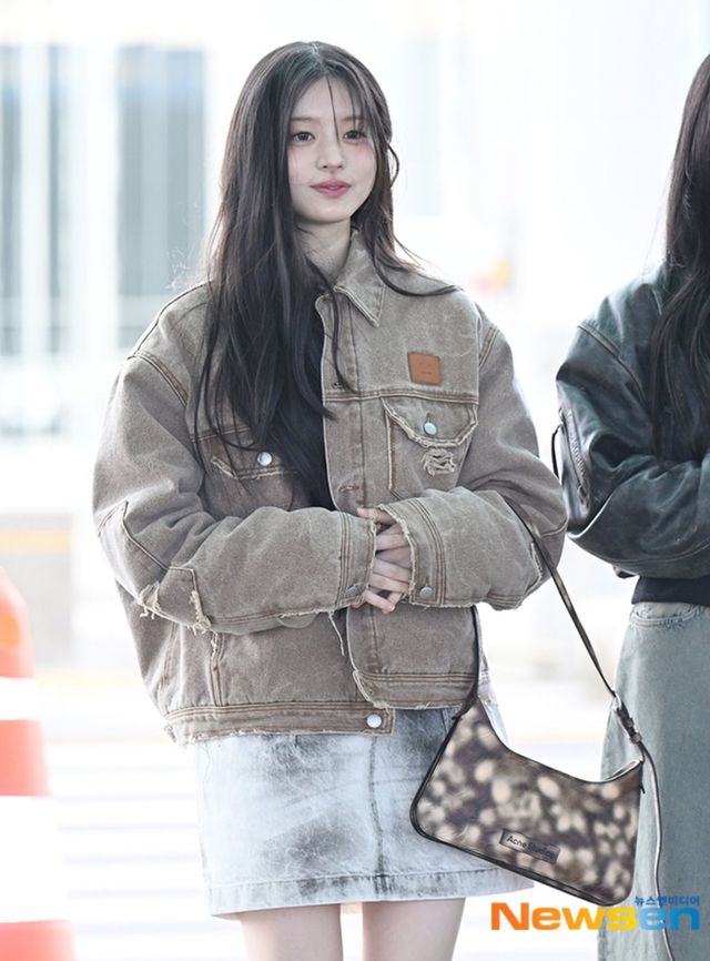 HYBE Rookie Female Idol Goes Viral For Her Face Card And Hasn't Even ...