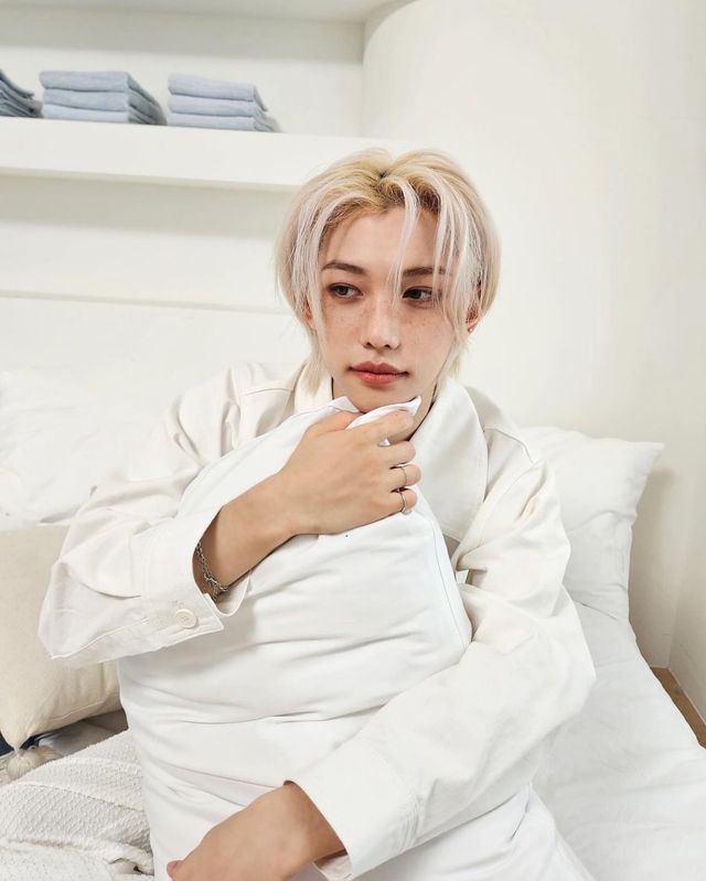 Stray Kids Fans Are Losing It Over Felix's New Feet Pics - Koreaboo