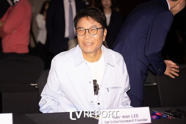 Lee Soo Man Makes His First Public Appearance In Over A Year After ...