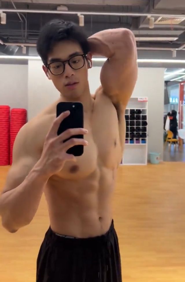 The Newest "It Boy Of Asia" Is Making Everyone Thirsty - Koreaboo