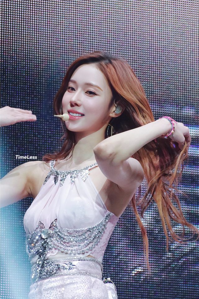 Bad Lipliner Or Stage Makeup? Netizens Weigh In On aespa Winter's ...