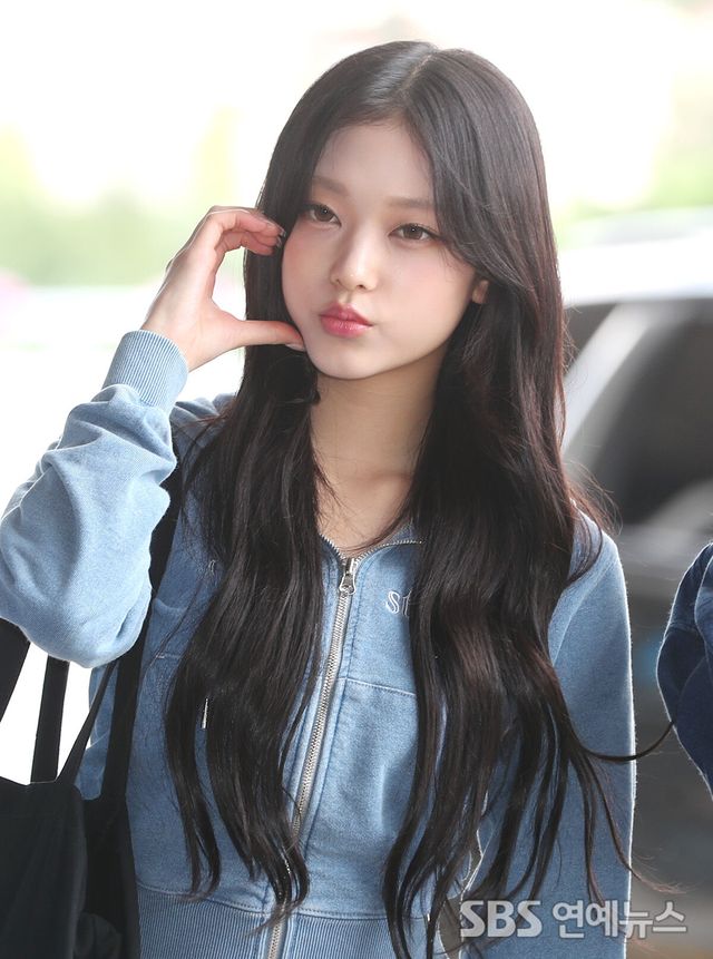 NewJeans Haerin's "Controversial" Live Performance Sparks Comparisons To LE SSERAFIM - Koreaboo