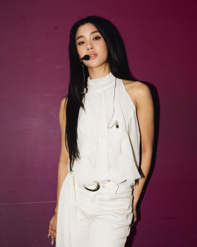 KATSEYE Sophia's Actions Towards The Members Spark Divided Reactions - Koreaboo