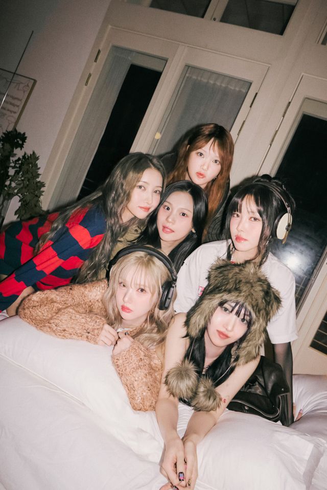 GFRIEND Draws Massive Interest With New OT6 Concept Photos - Koreaboo