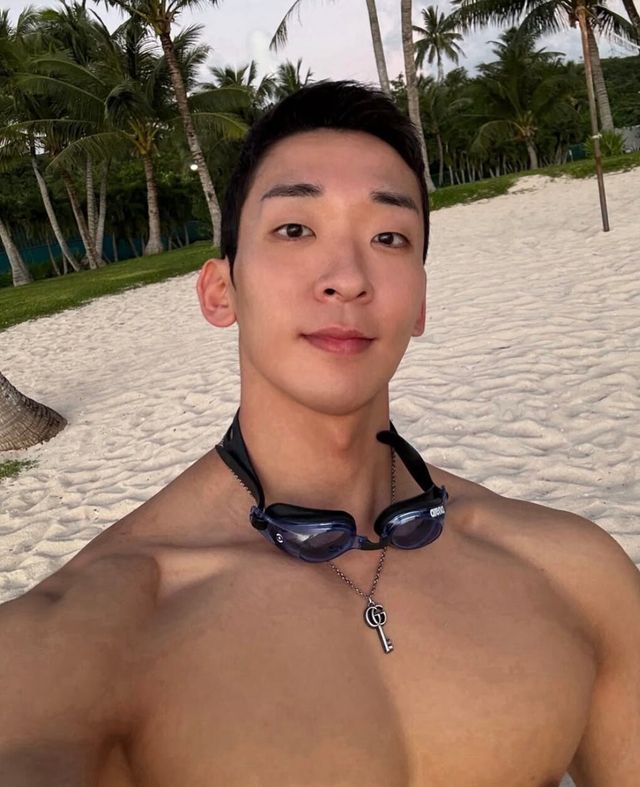 Actor Playing A "Only Fans" Star Actually Has An Adult Content Account ...