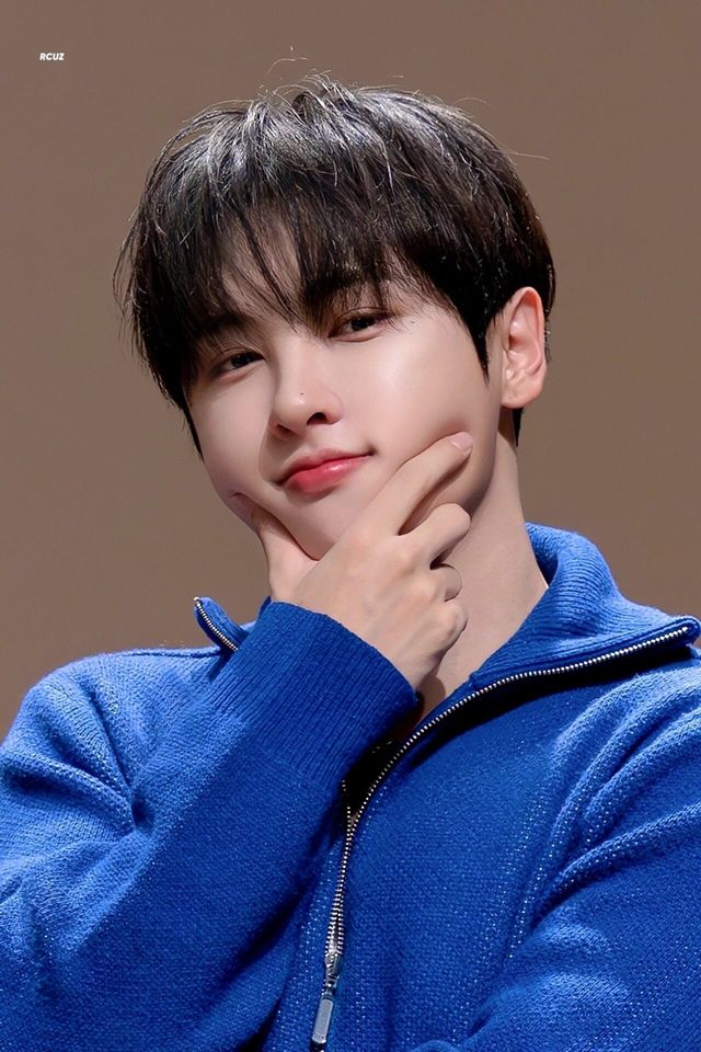 Three 4th-Gen K-Pop Idols Enlist In The Military On The Same Day - Koreaboo