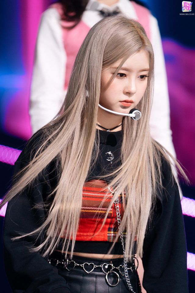 Kep1er's Kim Dayeon Looks More Gorgeous Than Ever With New Hair And ...