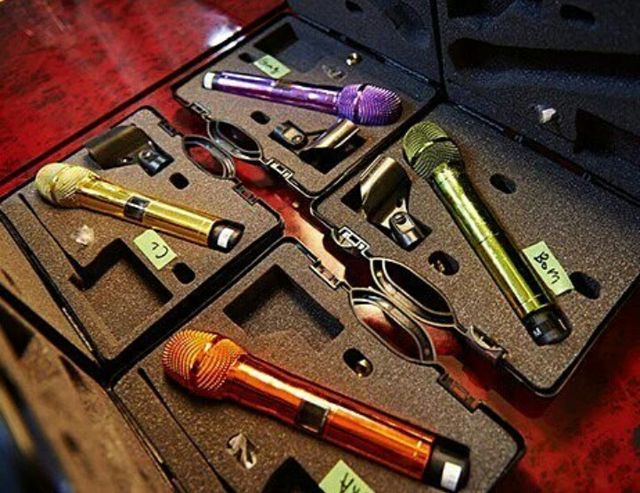 10 K-Pop Artists Who Use Custom Microphones That Have Very Special ...
