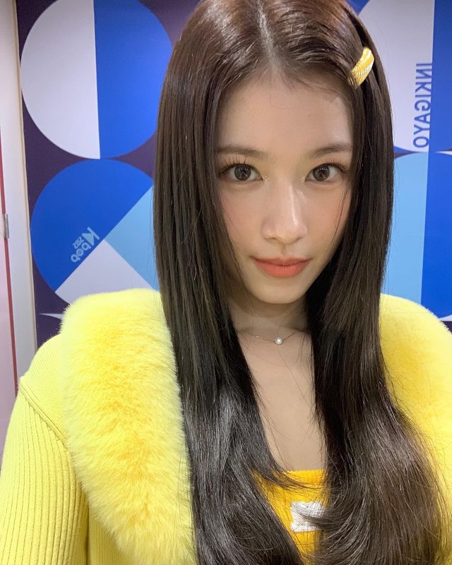 TWICE's Sana And Red Velvet's Joy Head To Milan Fashion Week, Exuding ...