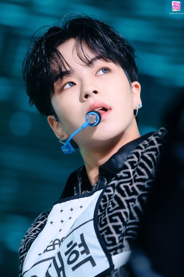 These 60 HD Photos Of TREASURE Performing "JIKJIN" Live Will Have Any ...