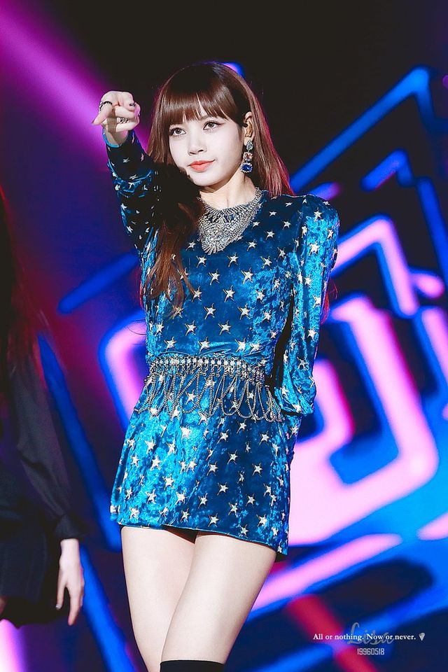 12 Times BLACKPINK's Lisa Slayed In The Prettiest Stage Outfits - Koreaboo