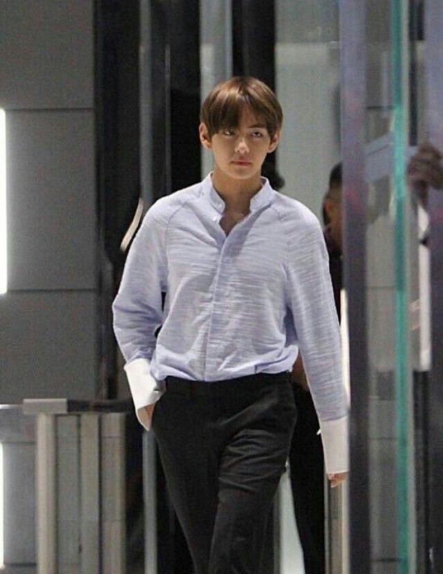 15 Unedited Photos Showing What BTS’s V Actually Looks Like IRL - Koreaboo