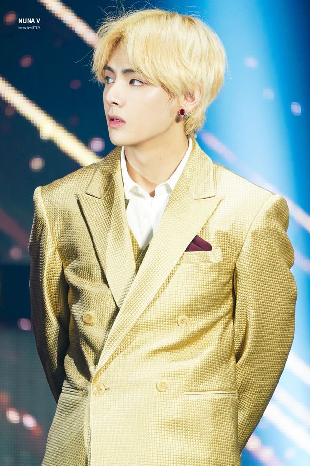 10 Of BTS V's Hottest Award Show Looks - Koreaboo