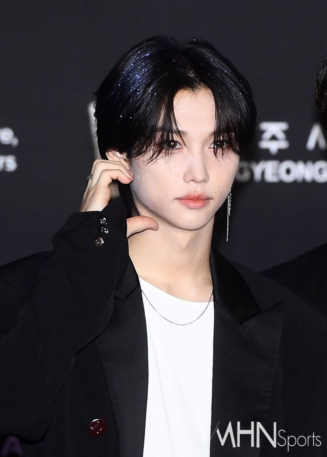 Stray Kids' Felix Goes Viral For His Ethereal IRL Visuals At The "2022 ...