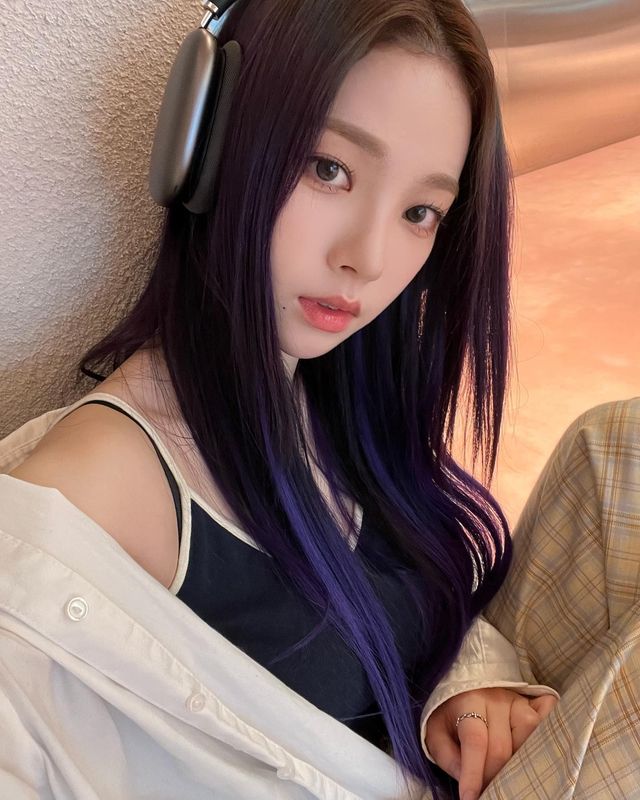 Aespa’s Karina And NingNing Show Off Their Flawless Barefaced Visuals During Their Cute Date ...